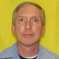 The Lady in the Box: The Story of Wife Killer John David Smith - Tiegrabber