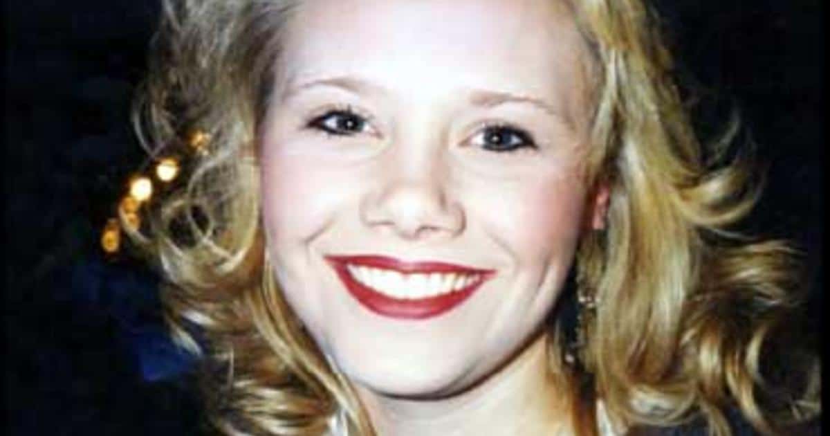 He Used to Love Her... April Barber (ad free) - Tiegrabber